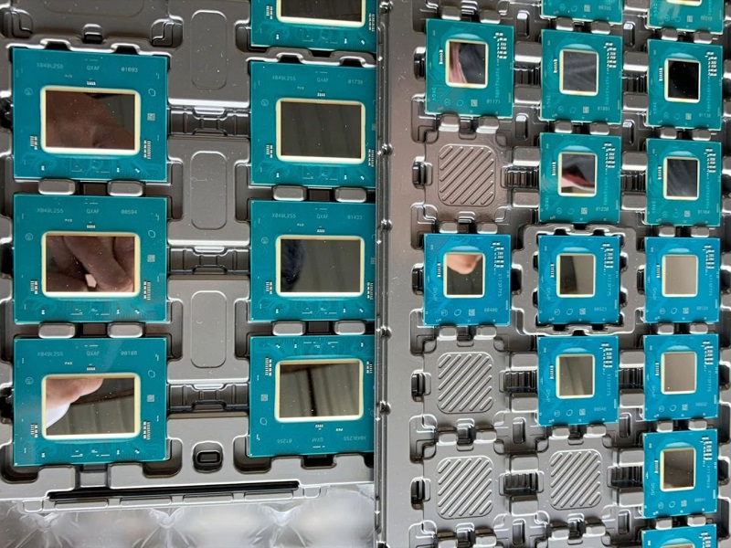 Фотография и подробные характеристики графических процессоров Intel Arc ...