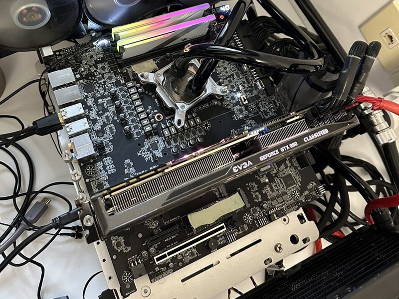 Каждый прототип материнской платы EVGA X670E Classfield продан на ...