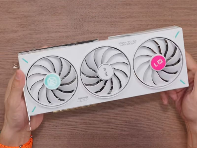 ASUS полноценно показала видеокарту GeForce RTX 5060 Ti Hatsune Miku ...