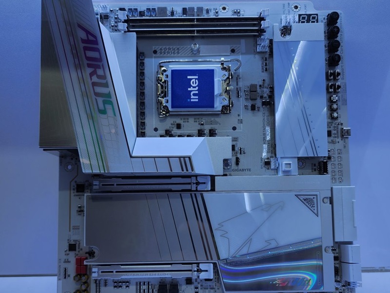 Утечка платы GIGABYTE подтверждает чипсет Z890 и название будущего семейства Intel — i2HARD